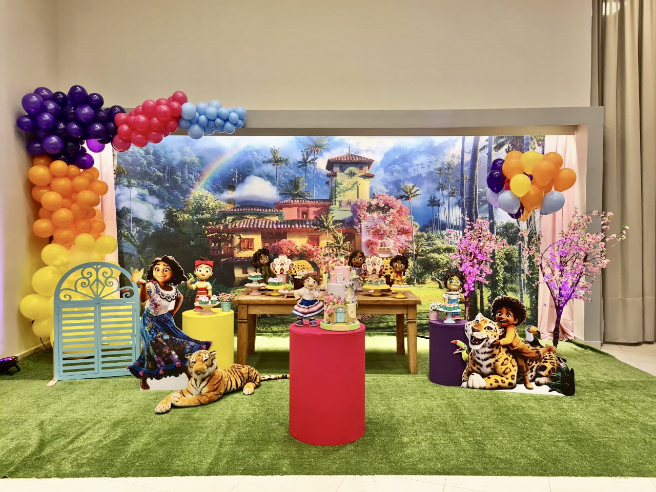 Encanto - Dreamland Buffet