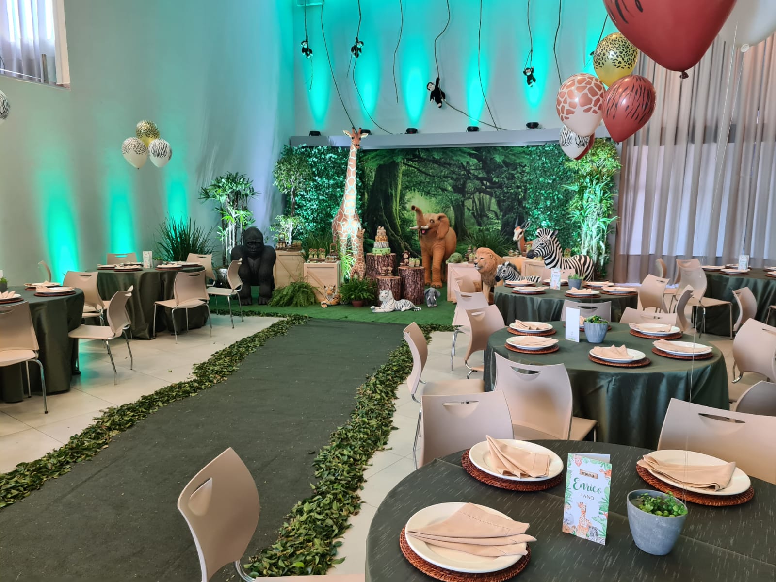 Realisctic Safari - Dreamland Buffet