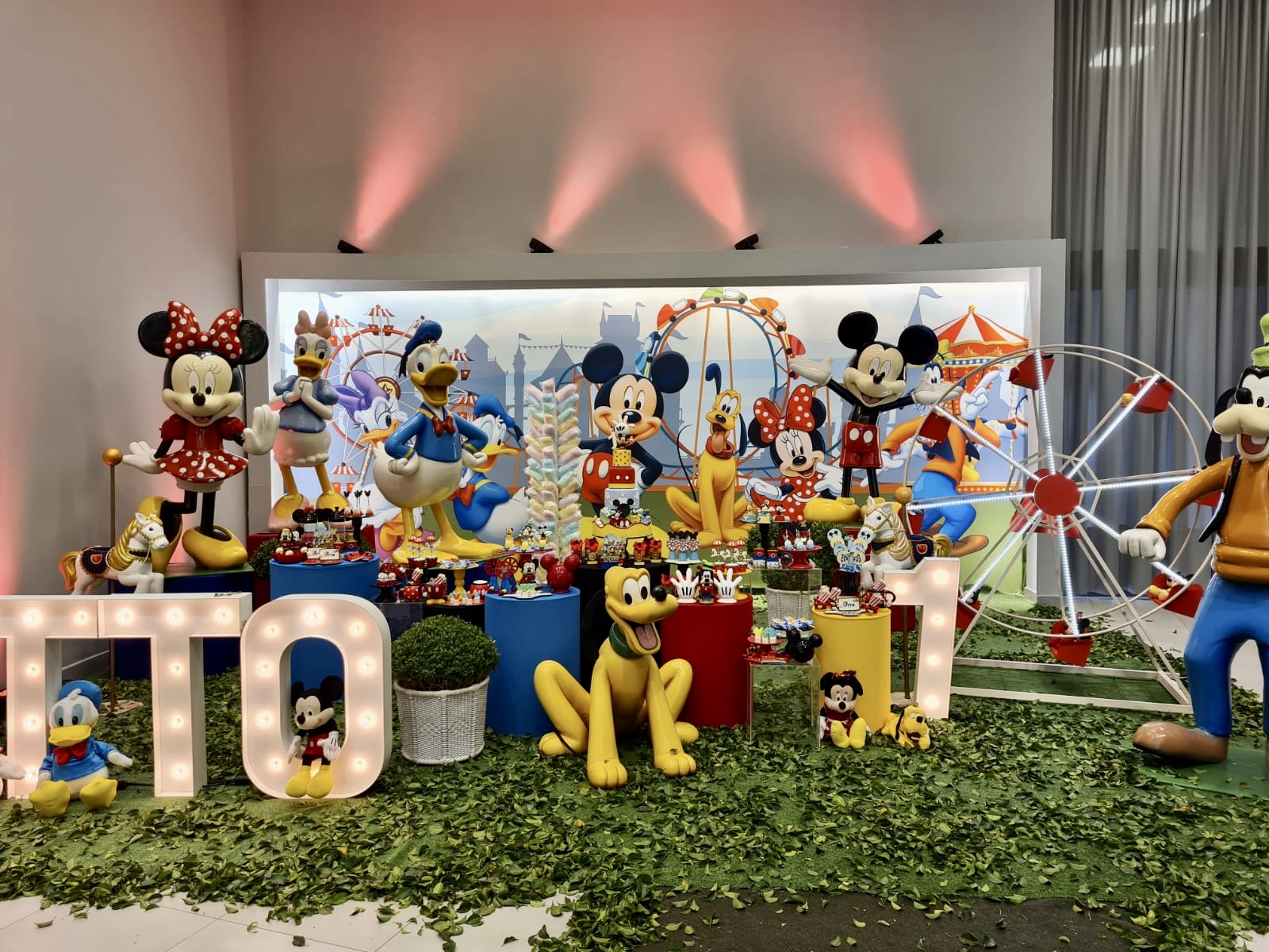 Mickey no Parque - Dreamland Buffet